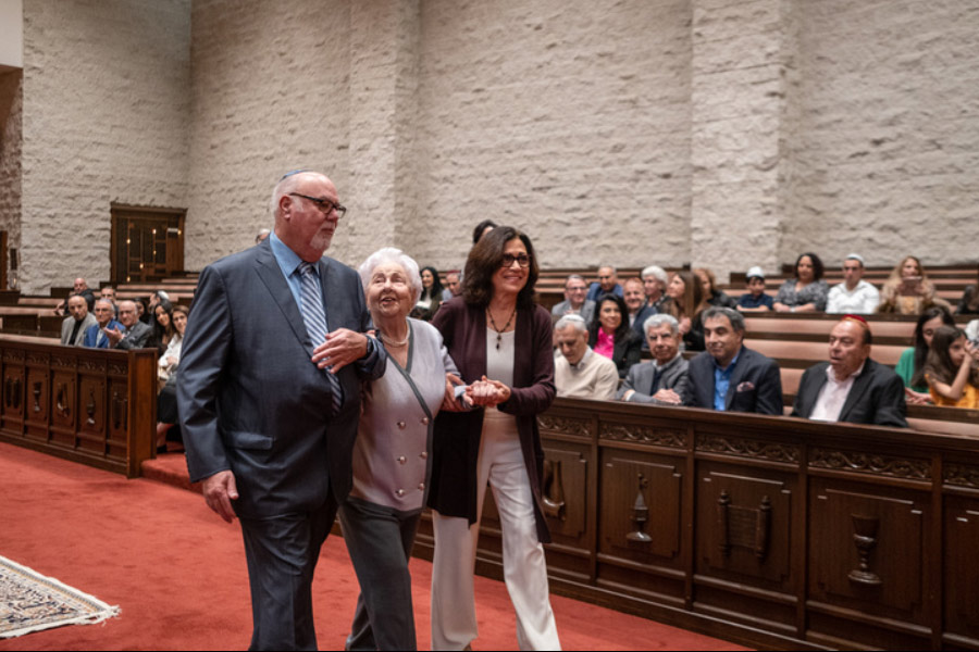 Gallery – 2023 Board Installation – Sephardic Temple Tifereth Israel